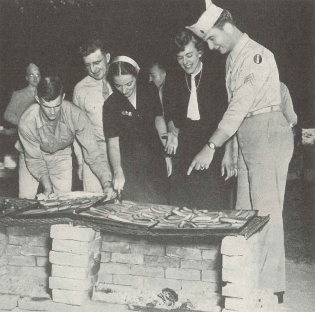 Throwback Thursday: victory dogs | Daily Snap | Yale Alumni Magazine